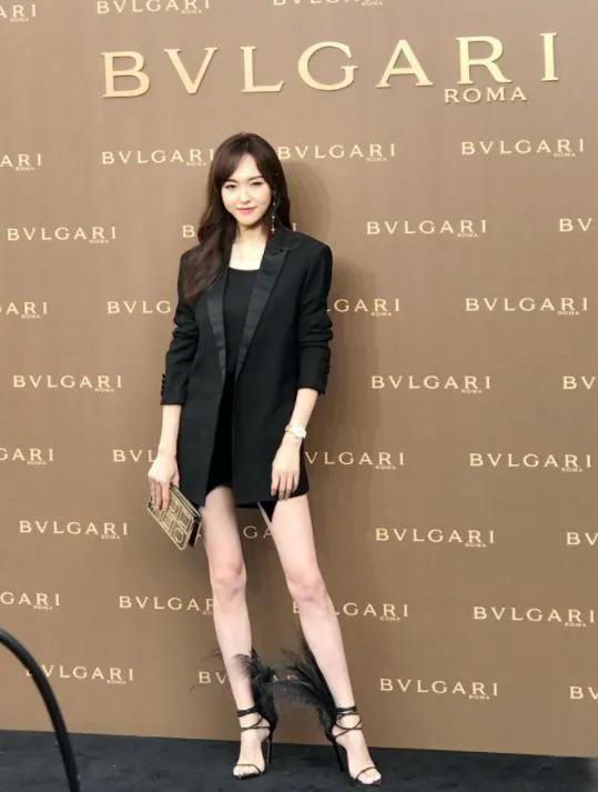Star beautiful legs Tang Yan (1) - iMedia