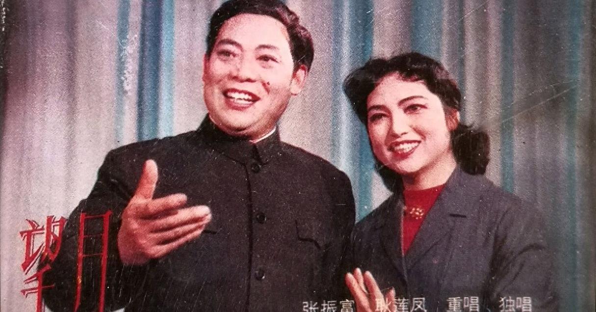 Four of the most popular male and female vocal duos in the 1980s, one ...