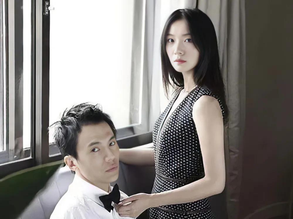 Zhang Wanting shouted to Qi Xi from afar, perhaps just to promote the ...
