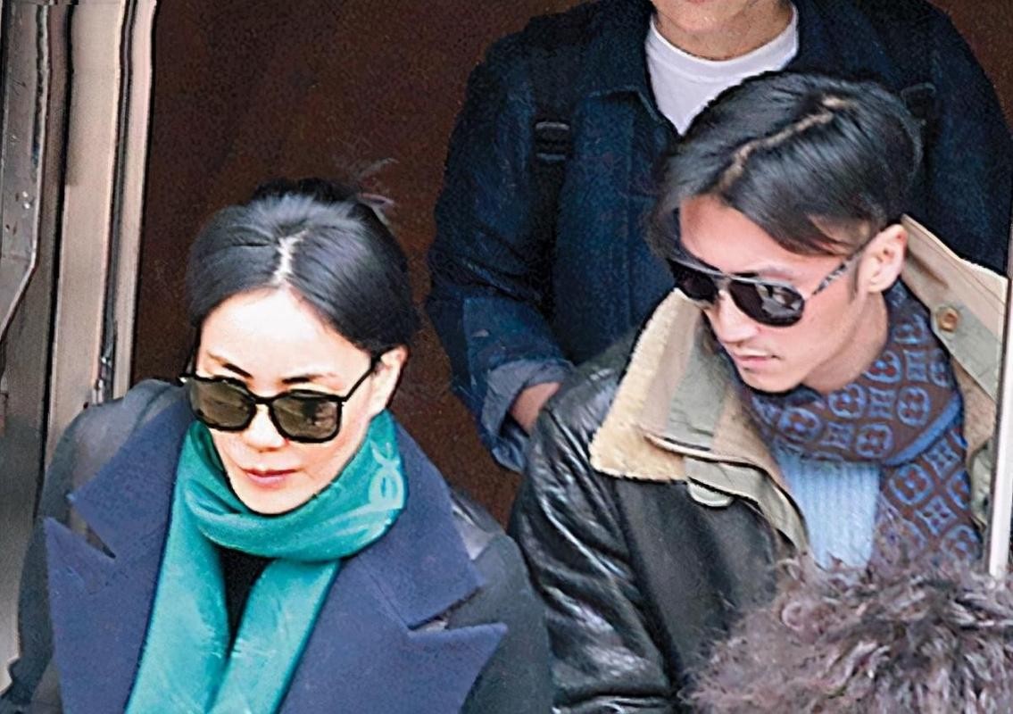 Li Ao described Faye Wong as a "foolish woman learning Buddhist ...