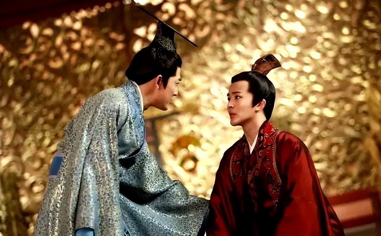 Liu Ao was licentious and innocent, favored by both men and women, and ...