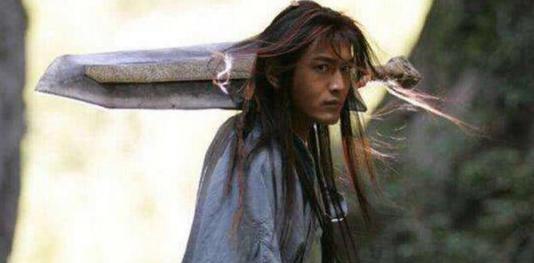 In The Legend of the Condor Heroes, Dugu Qiubai has four swords. Why ...