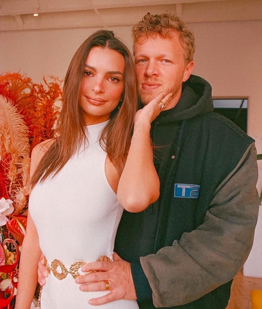 Hollywood's most beautiful model with beautiful breasts is getting ...