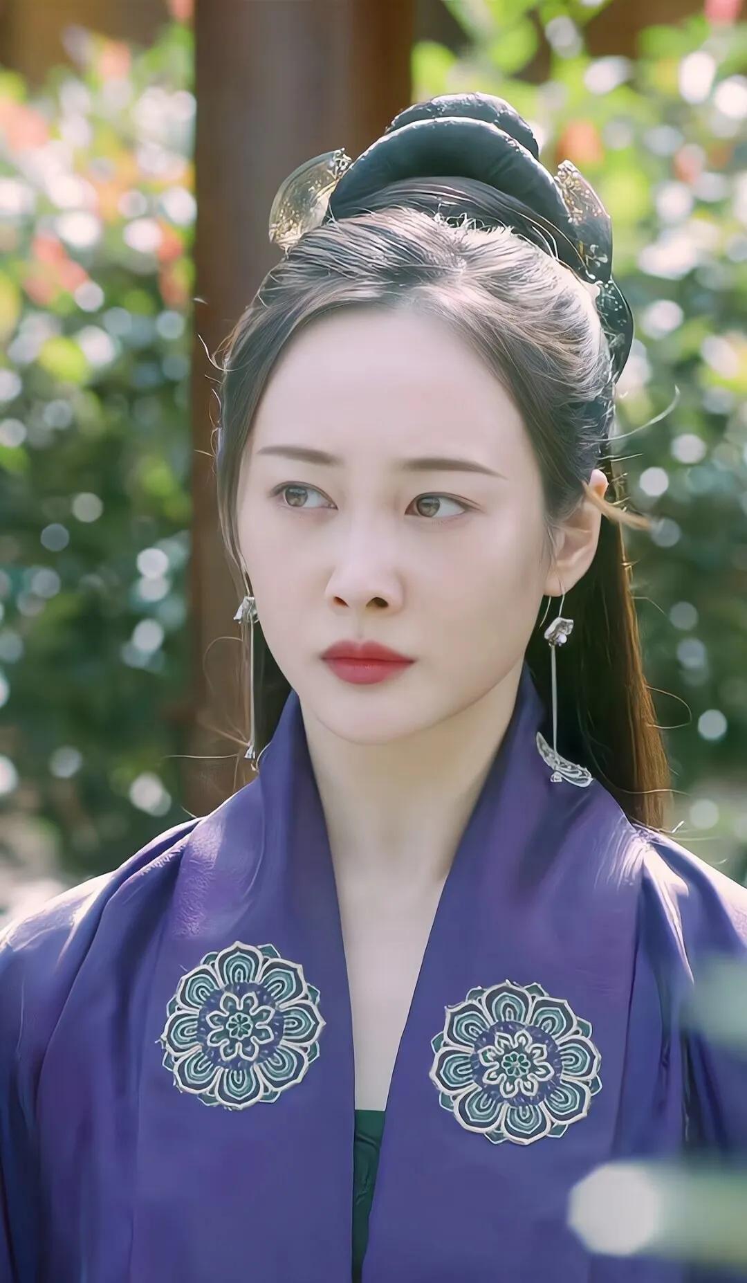 Beauty in ancient costume - Li Chun - iNEWS