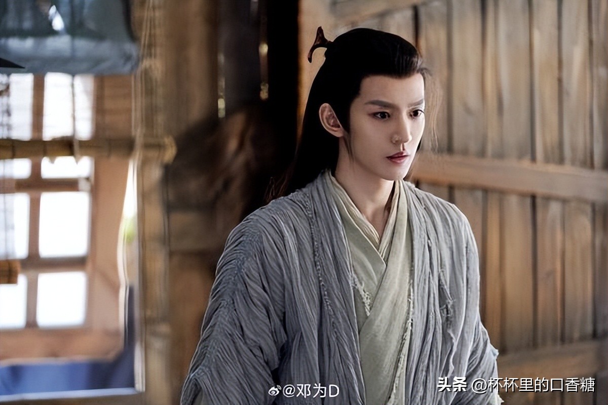 A popular actor before his debut! Deng Wei took photos of male gods on the street, and Zhao Lusi ...