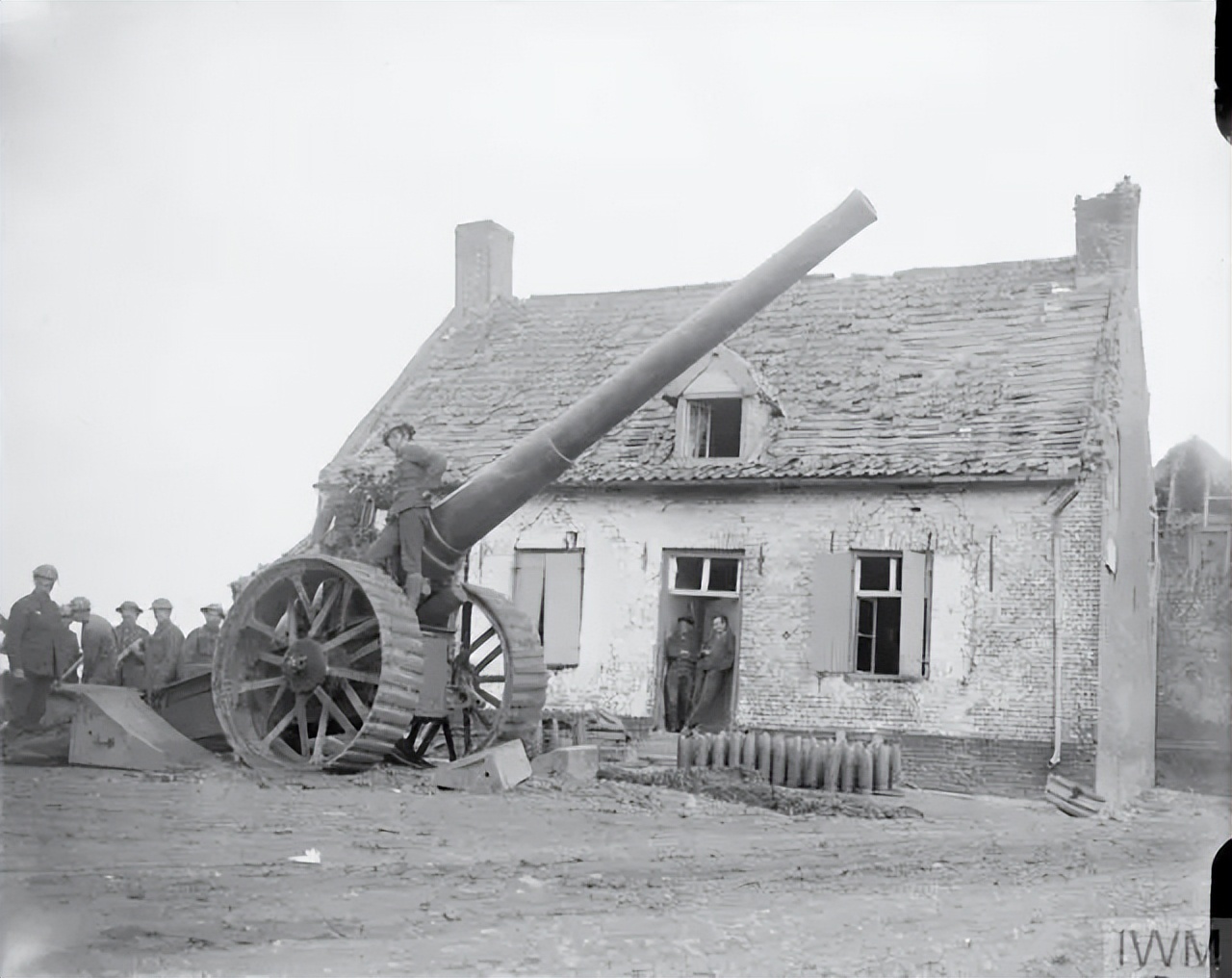 Eat a cut and grow a wiser - British BL 4.5 inch field cannon - iNEWS