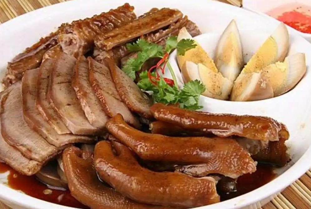 Dried ginger, fresh ginger, galangal, and sand ginger in brine spices ...