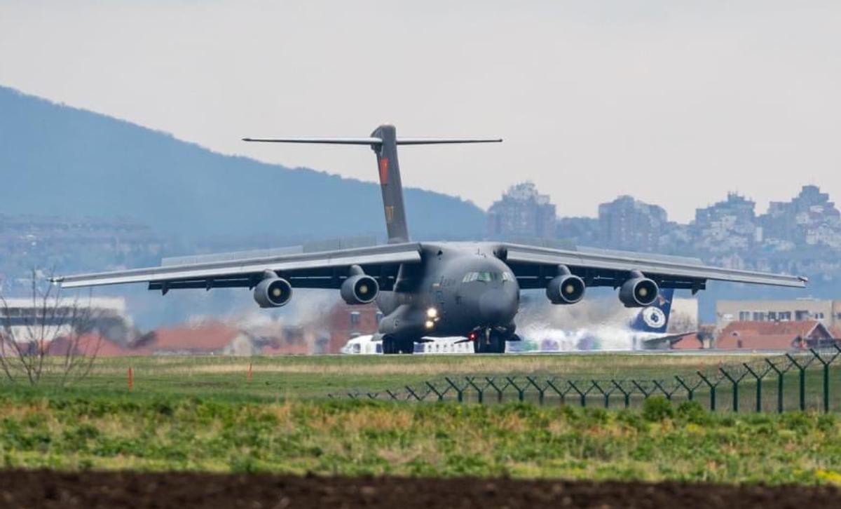 Two batches of 12 aircraft, the Yun-20 "Kunpeng" showed off its ...