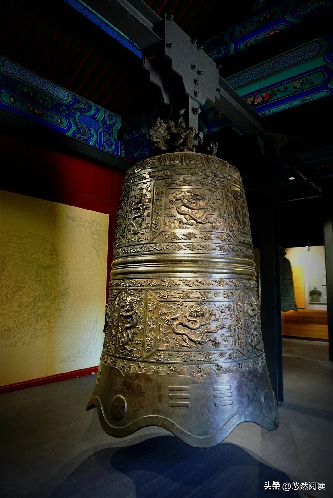 Looking at ancient bells in the Ancient Bell Museum of Dazhong Temple ...