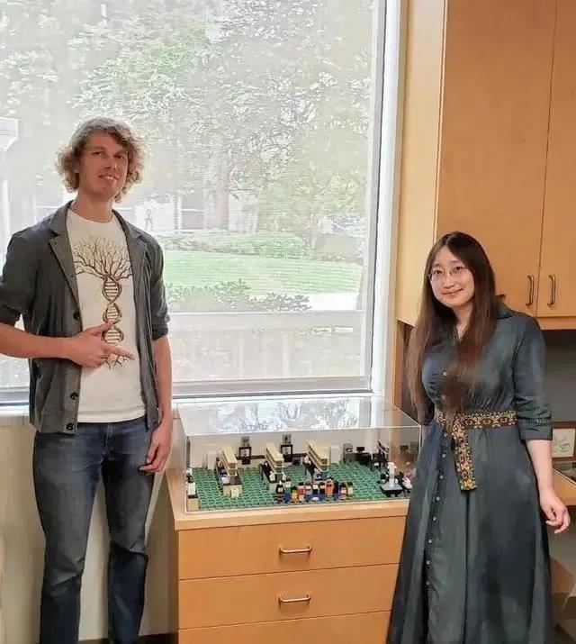 With good wind, Qian Lulu climbed up on the shoulders of her 4 husbands in 12 years, and became ...