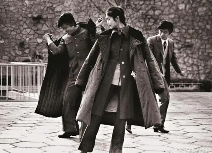 Li Lingyu: After becoming famous, she abandoned Hu Ping and remarried a ...