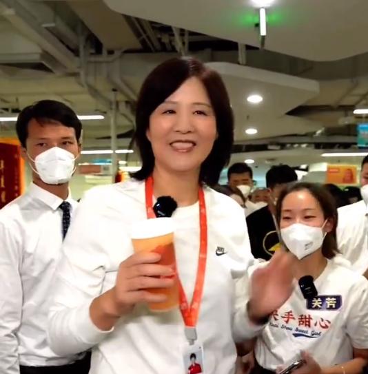 Younger!62-year-old women's volleyball coach Lang Ping announced his ...