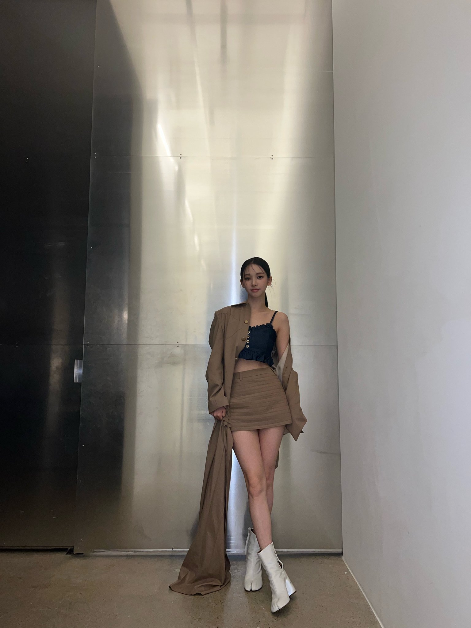 "Human AI" aespa Liu Zhimin, unreal beauty, smooth shoulder line + ant ...