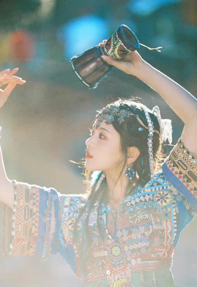 Yang Chaoyue's exotic style is so beautiful - iNEWS