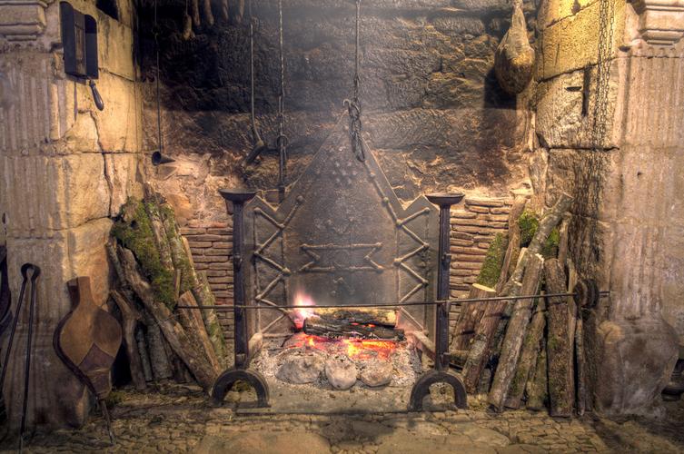 What were the castle kitchens and cooking techniques in medieval ...