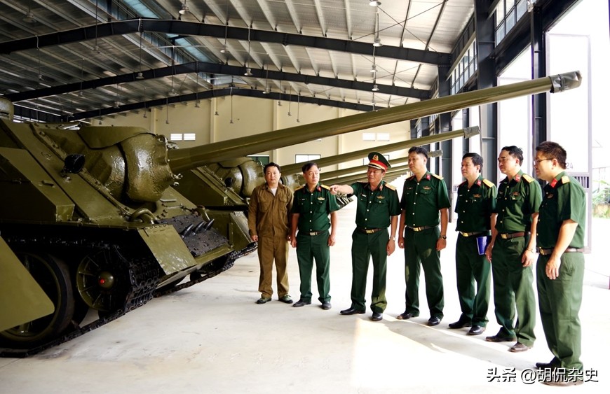 Southeast Asia Xiaobawang "Vietnam" Army T-54M3 and T-55M3 tanks (1 ...