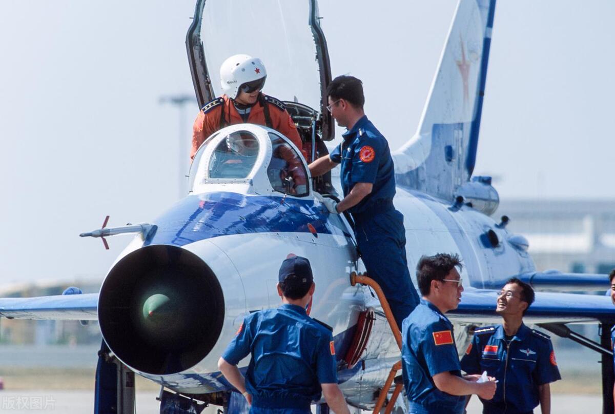 Taiwan media: Hundreds of J-7s converted into suicide drones to cover ...