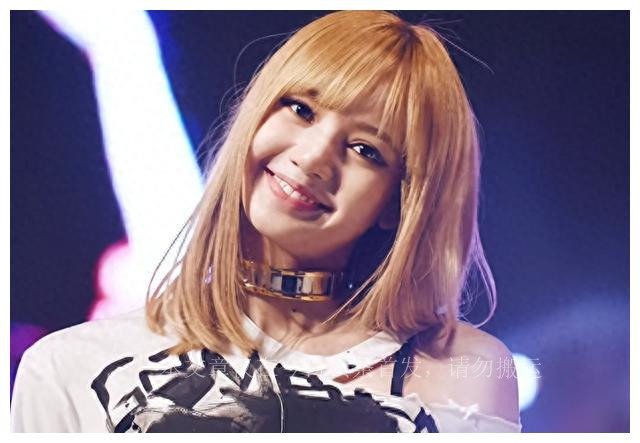 Goddess Lisa participated in the French Crazy Horse Show, and fans ...