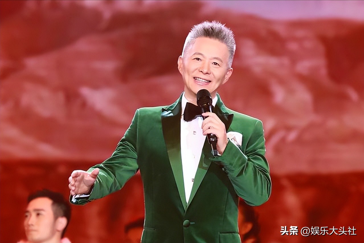 Wang Hongwei, the prince of the West: lost his father at the age of 4, and his mother has been ...