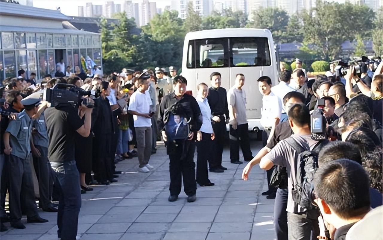 The last days of Luo Jing: Taking medicine and relying on anesthetics ...