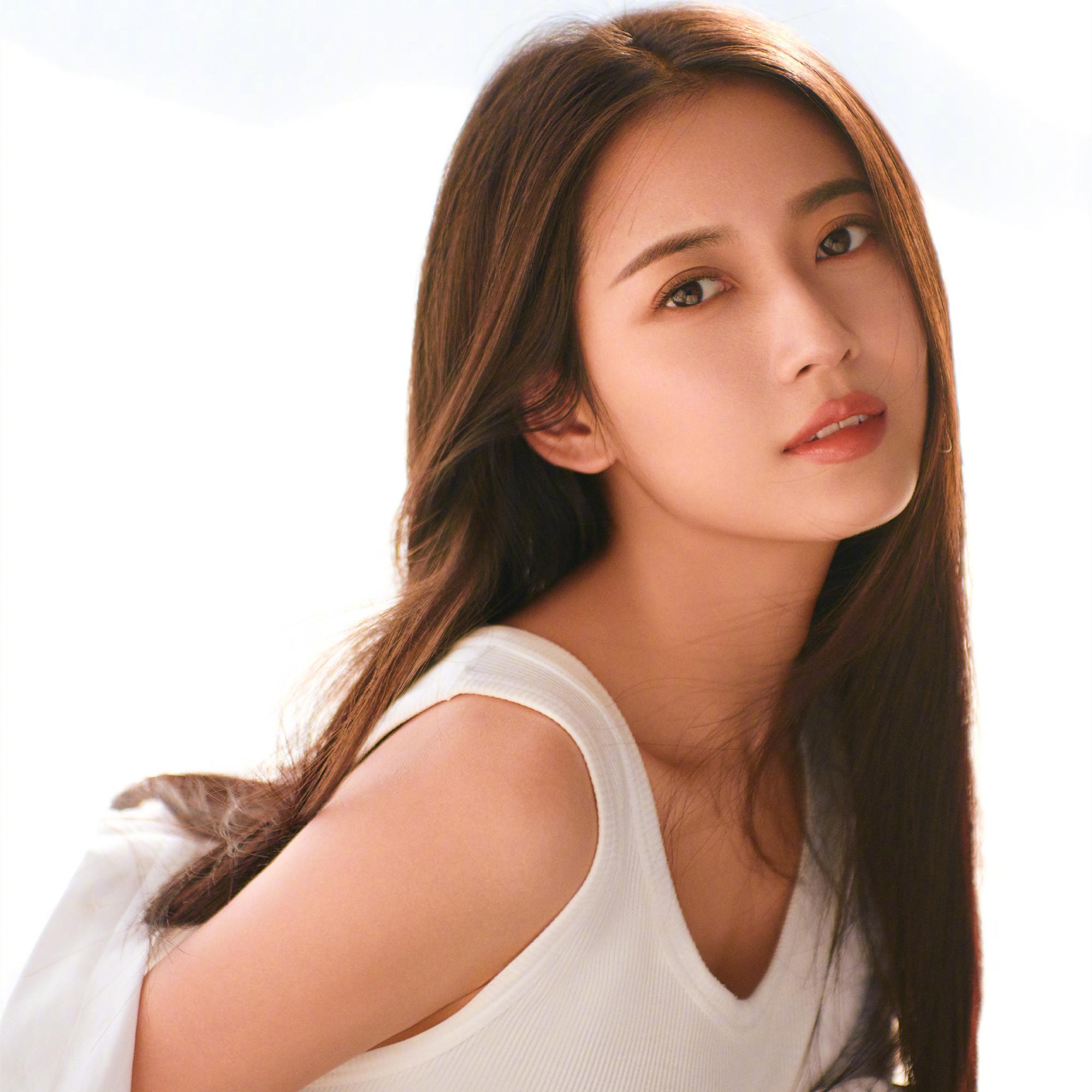 Chen Yuqi - iMedia