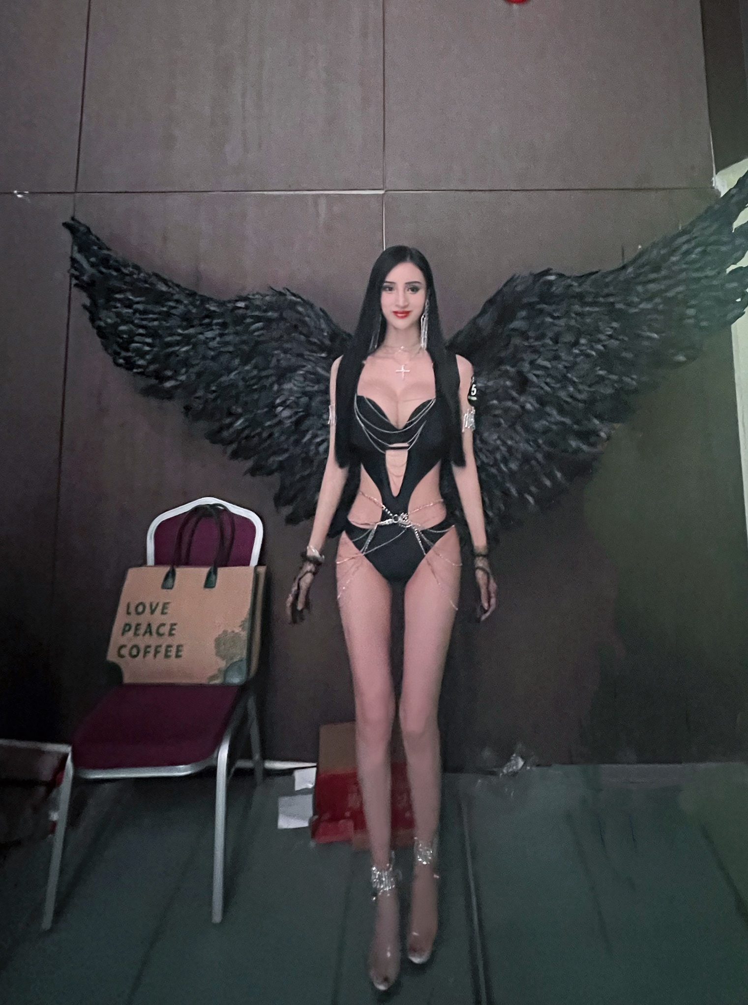 Wu Chunyi, the champion of the Global Supermodel Professional Championship, shares the photo of ...