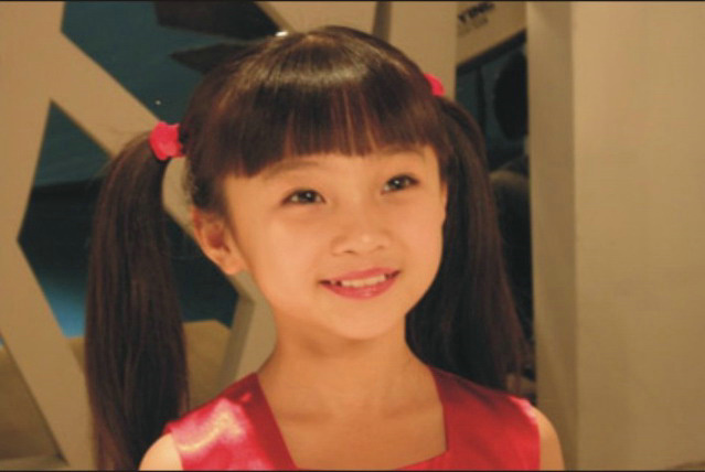 Lin Miaoke has grown up at the age of 23. She is slightly fat and looks ...