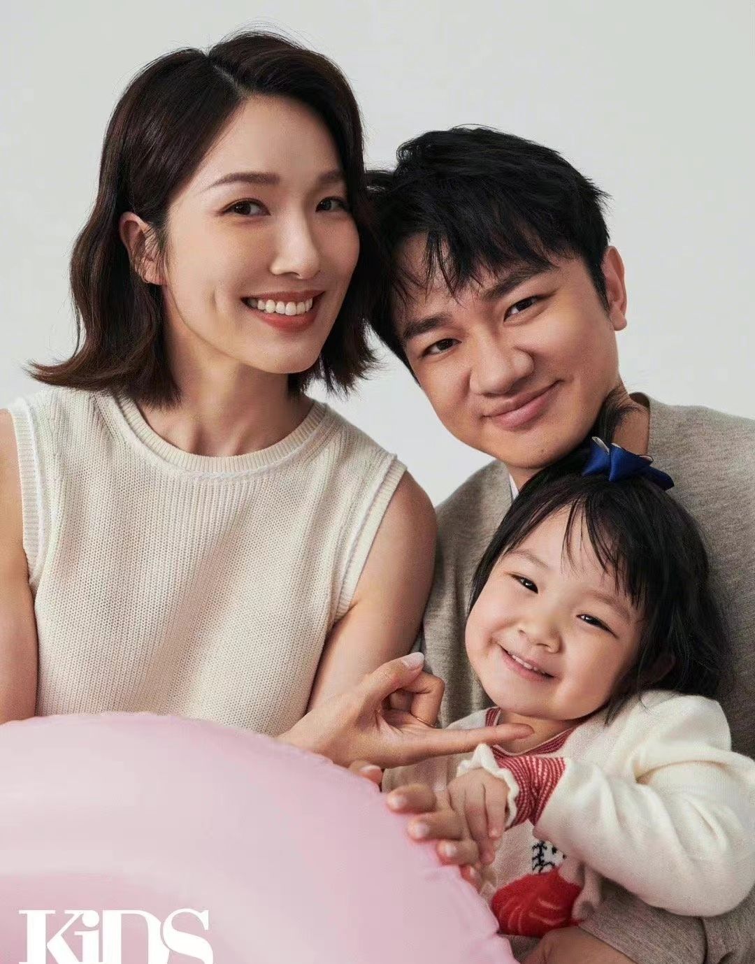The first letter of Wang Zulan's family of four, the wife's long legs ...