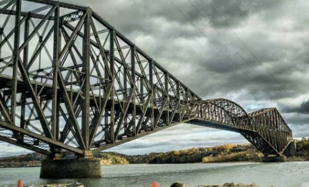 Terrifying Quebec bridge collapse - iNEWS