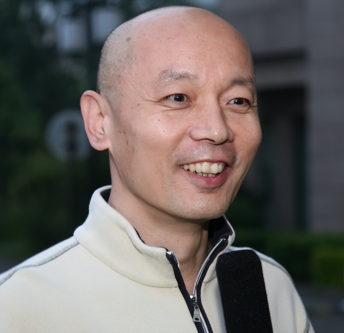 Ge You and his wife made an appointment with DINK. Why did they bring ...