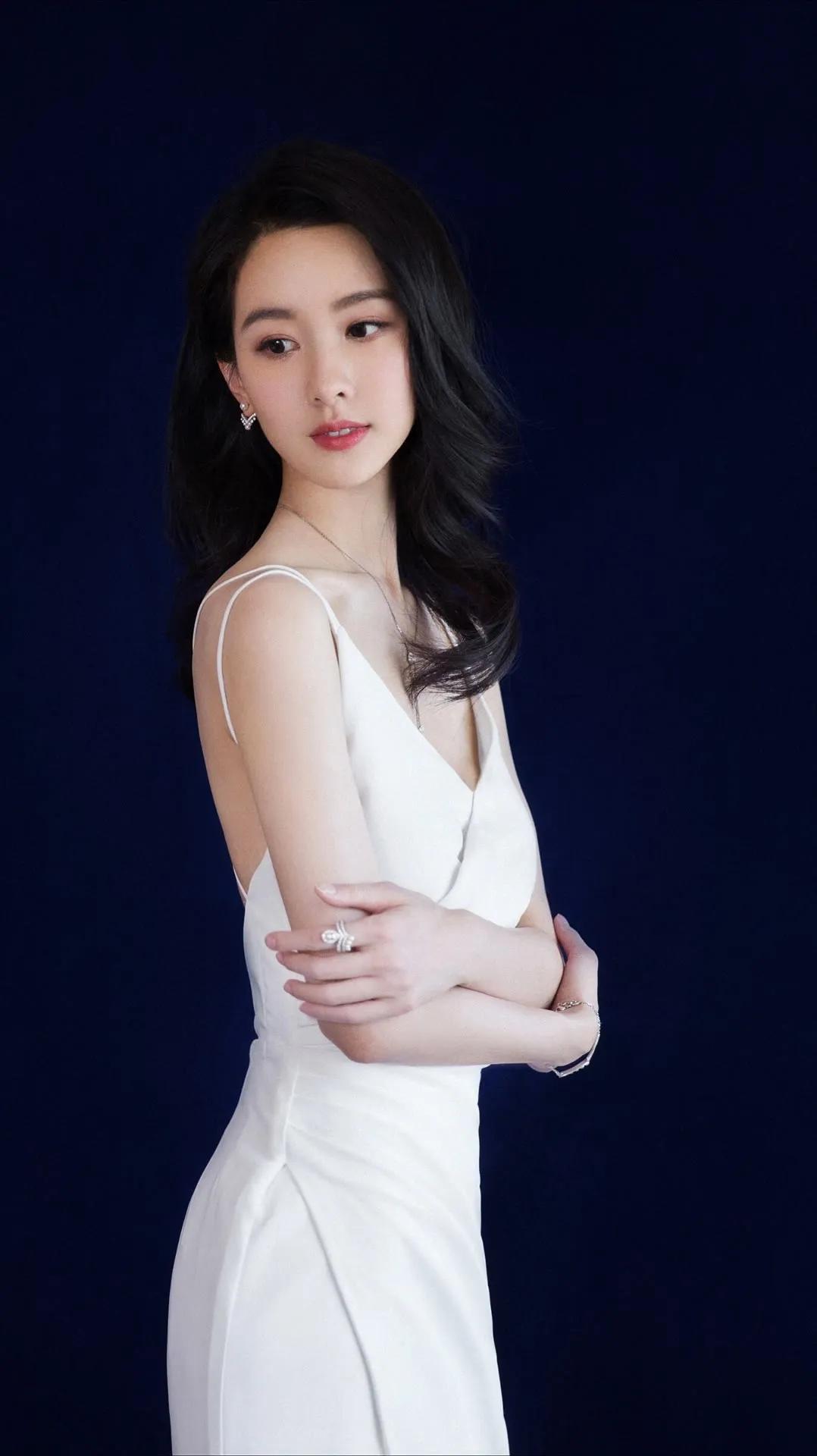 Star Beauty - Issue 94 Chen Duling - iNEWS