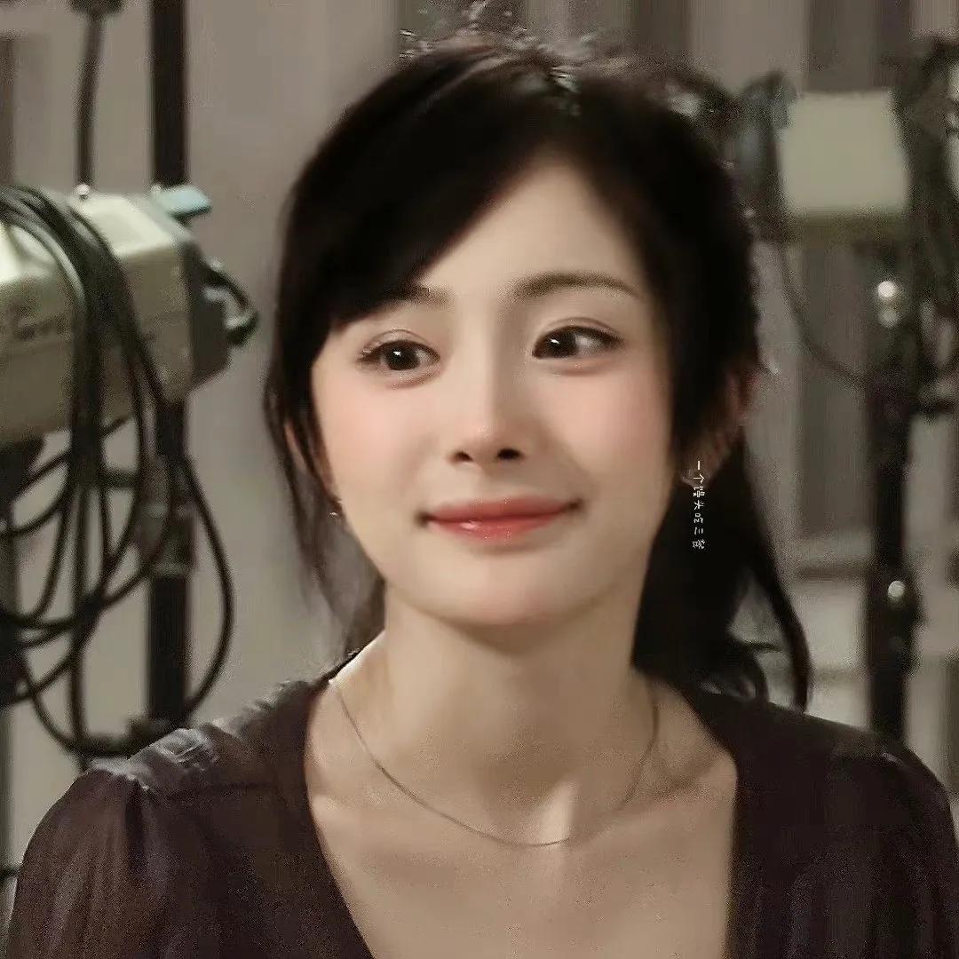 The photos of Yang Mi before the real plastic surgery in her student ...