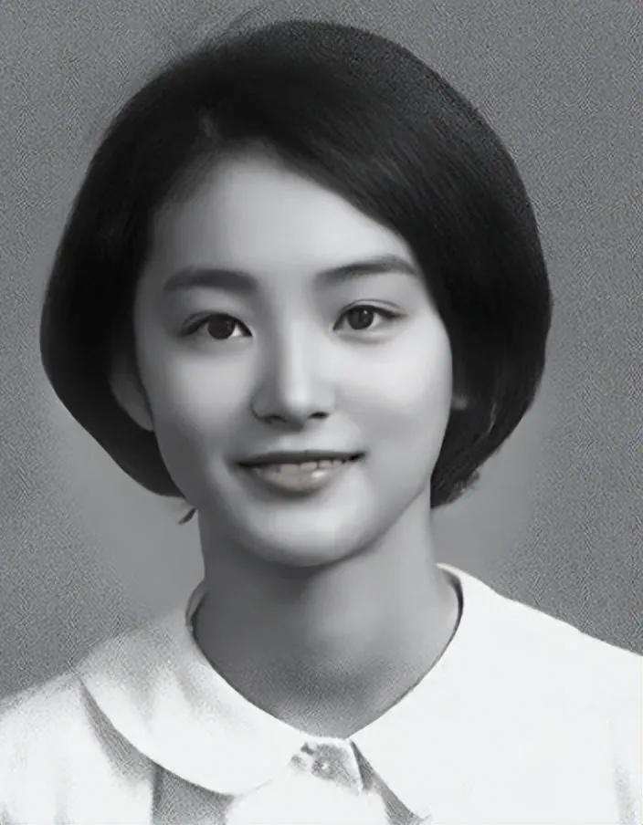 18 rare photos of celebrities: 10-year-old Teresa Teng, Lin Qingxia in ...