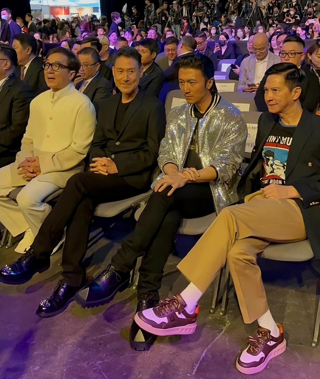 After Nicholas Tse officially announced 3 new films one day, he was in ...