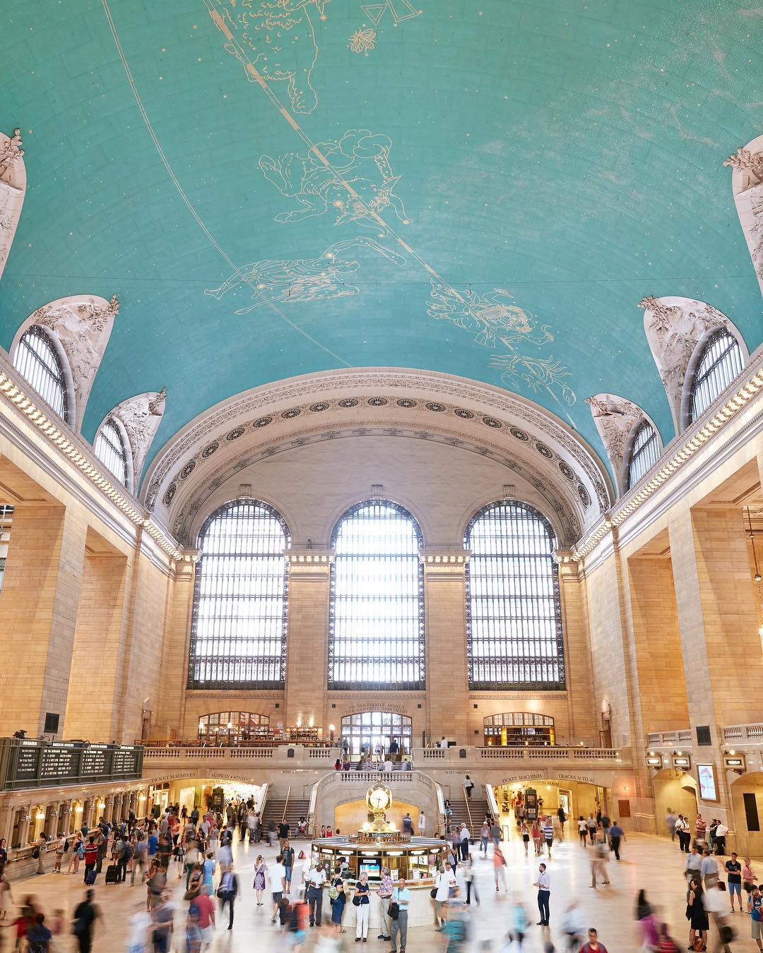 Enter the second-dimensional world of comics from New York, and realize ...