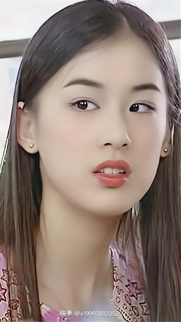 Sexy goddess Huang Shengyi - iNEWS