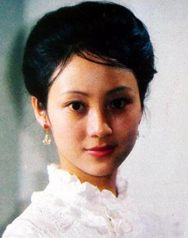 A classical beauty as famous as Chen Hong, who was once hailed as "the ...