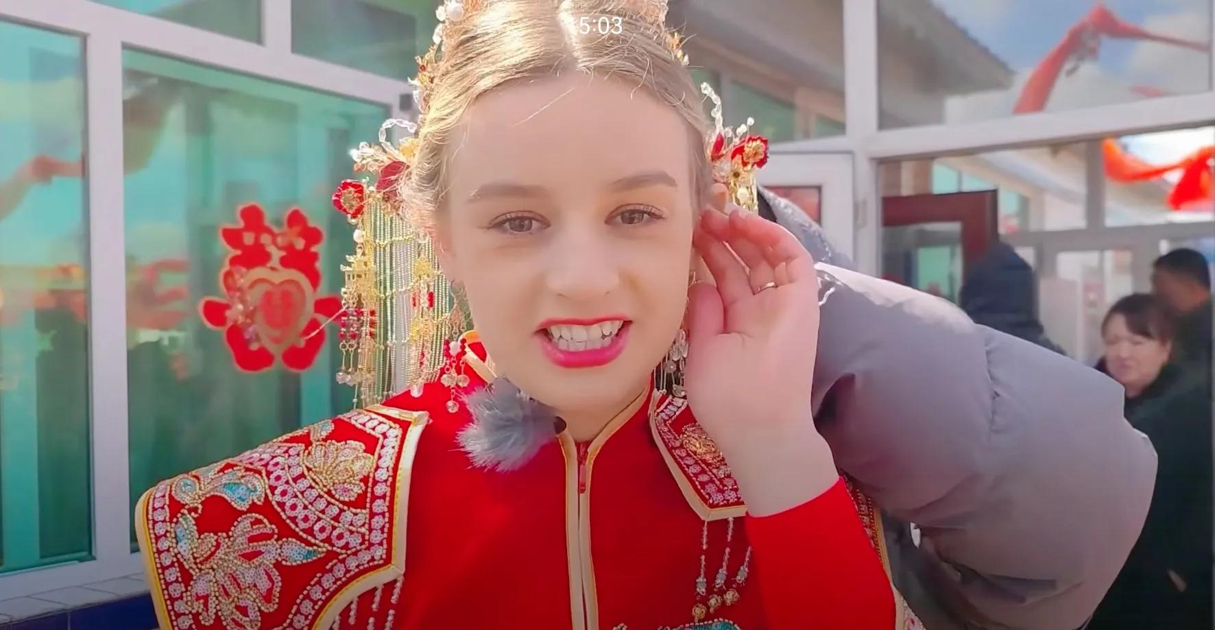 Ah Nan carried the big sedan chair eight times to marry Xiao Dasha ...