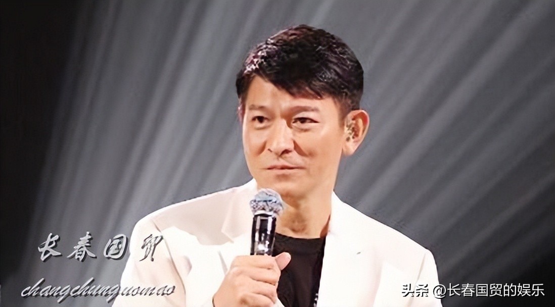 Andy Lau's online concert attracts many fans, 61-year-old sunshine and ...
