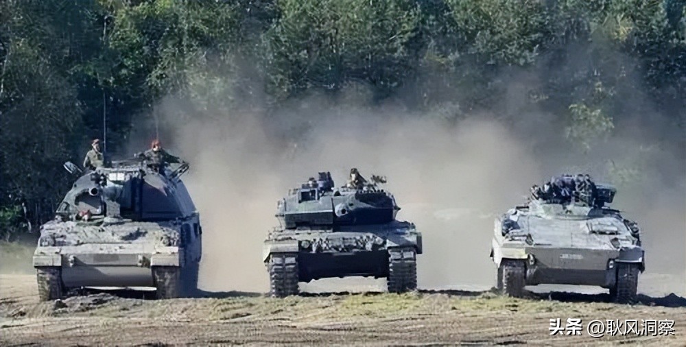 The advanced armor is fragmented! Russian cornet missile penetrates ...