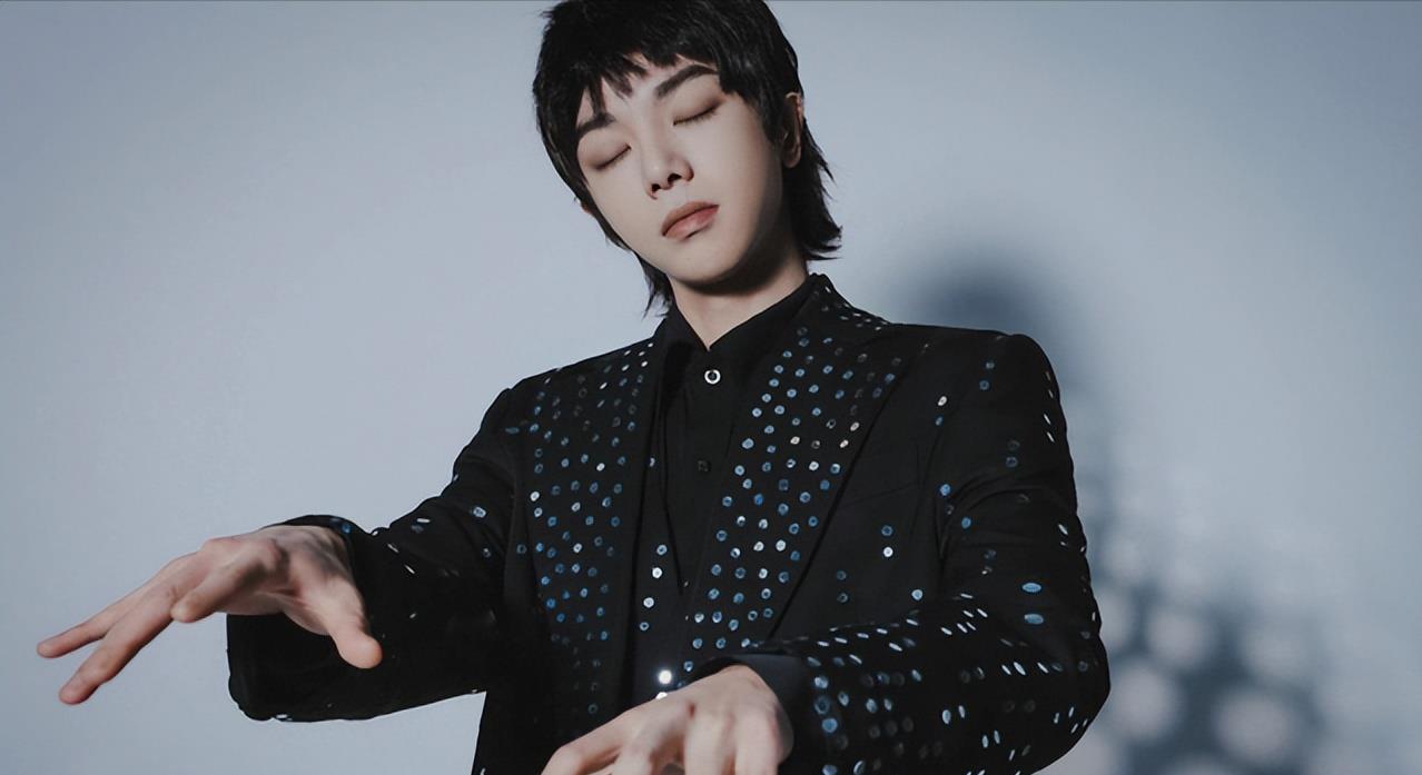 There is no masterpiece, it only became popular through adaptation. No ...