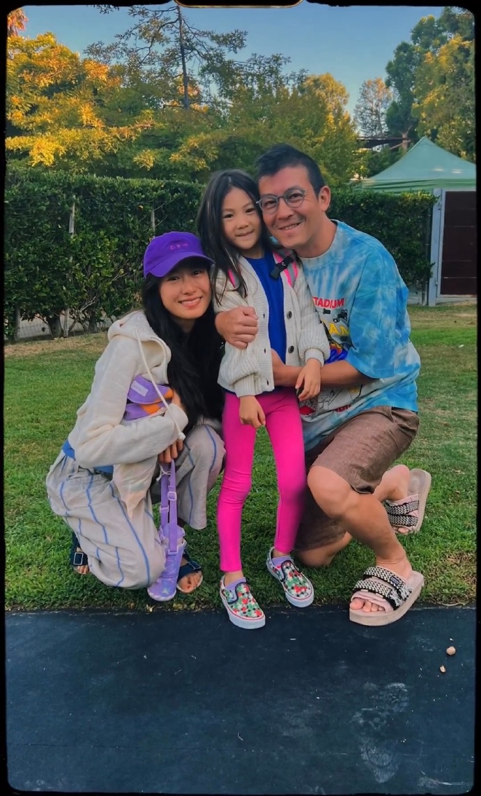 Edison Chen posted a photo from his wife's perspective, kissing his 6 ...