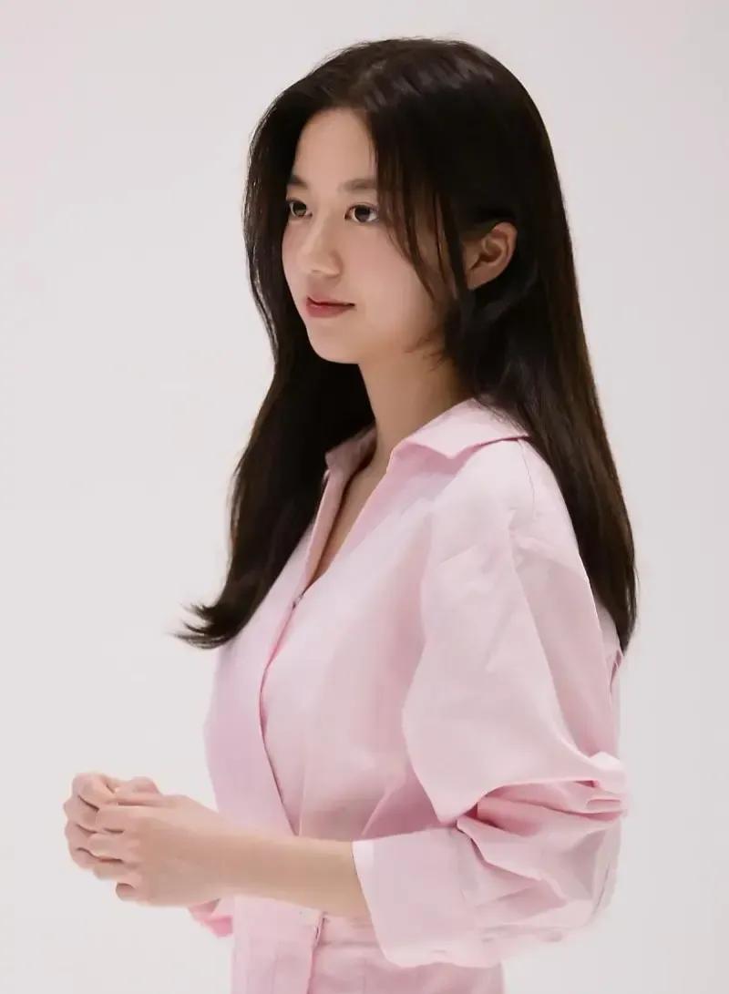 Son Heung-min's rumored girlfriend - Xia Yuxiu - iNEWS