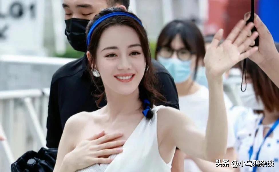 After being complained by Jin Xing and covering his chest, Reba stopped ...