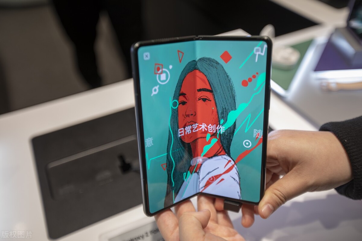 Samsung Galaxy Z Fold3 vs Huawei Mate X2: Both are folding screen ...