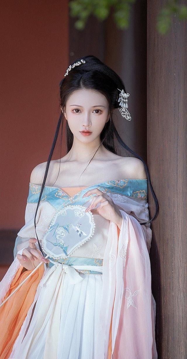 Dong Xiaowan's most affectionate poem, written with lovesickness in ...