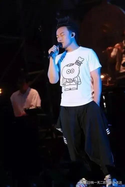 Eason Chan, a superb Chinese singer, is loved by fans. - iNEWS