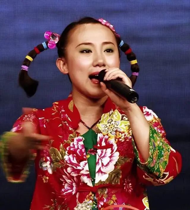 Yadan: Divorced senior brother Wang Jinlong, turned around and married ...