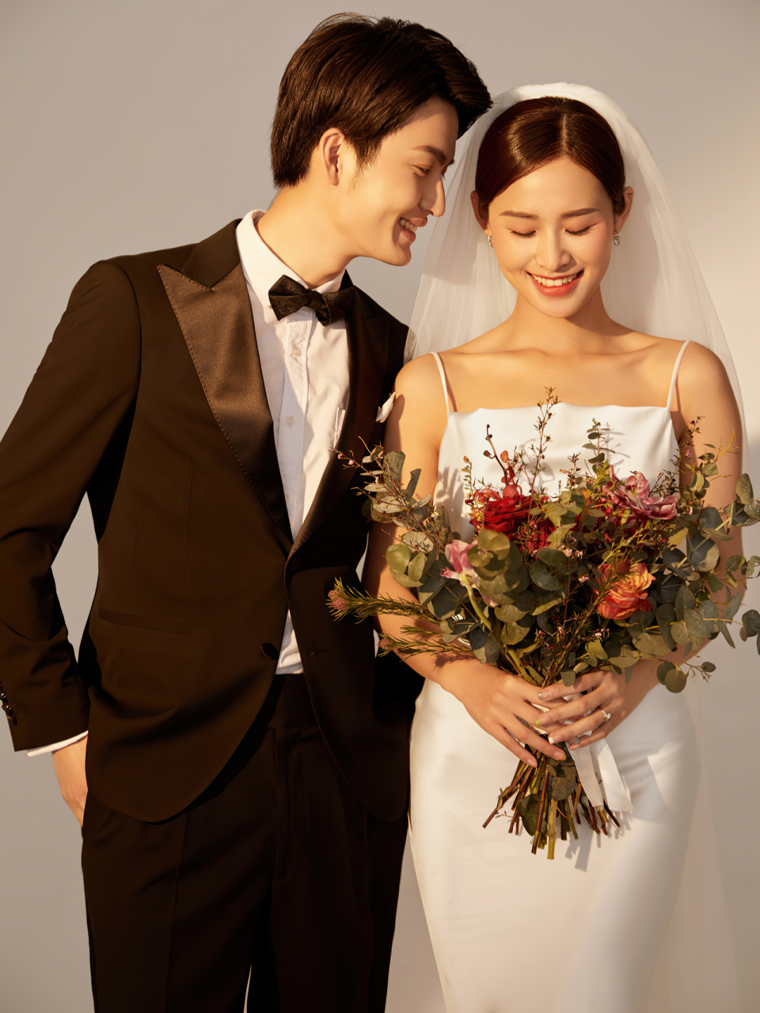 It turns out that a wedding photo with a solid color background can ...