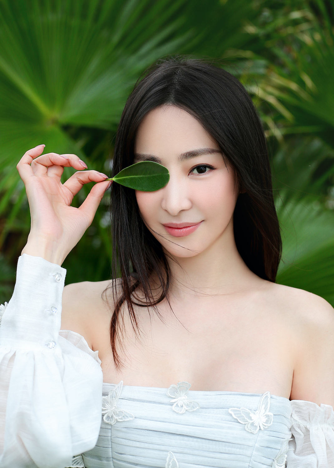 Actor Lin Jing's latest photo exposure opens vacation mode to celebrate ...